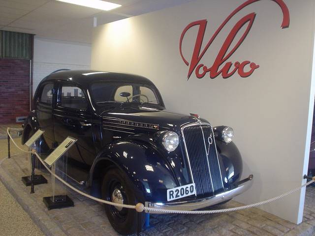 some volvo retroness | Retro Rides