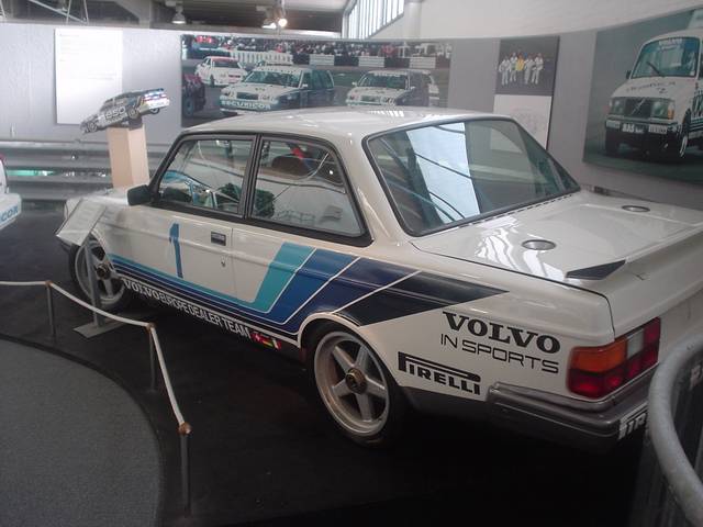 some volvo retroness | Retro Rides